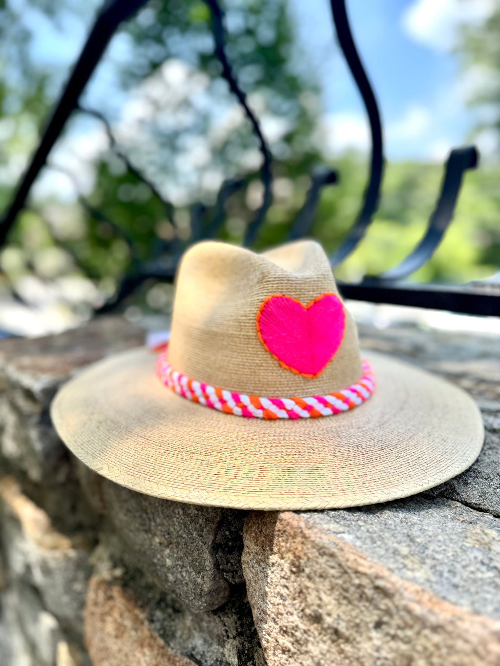 Tipsy Threads Bali Heart Hat in Pink – Poppy's of Atlanta