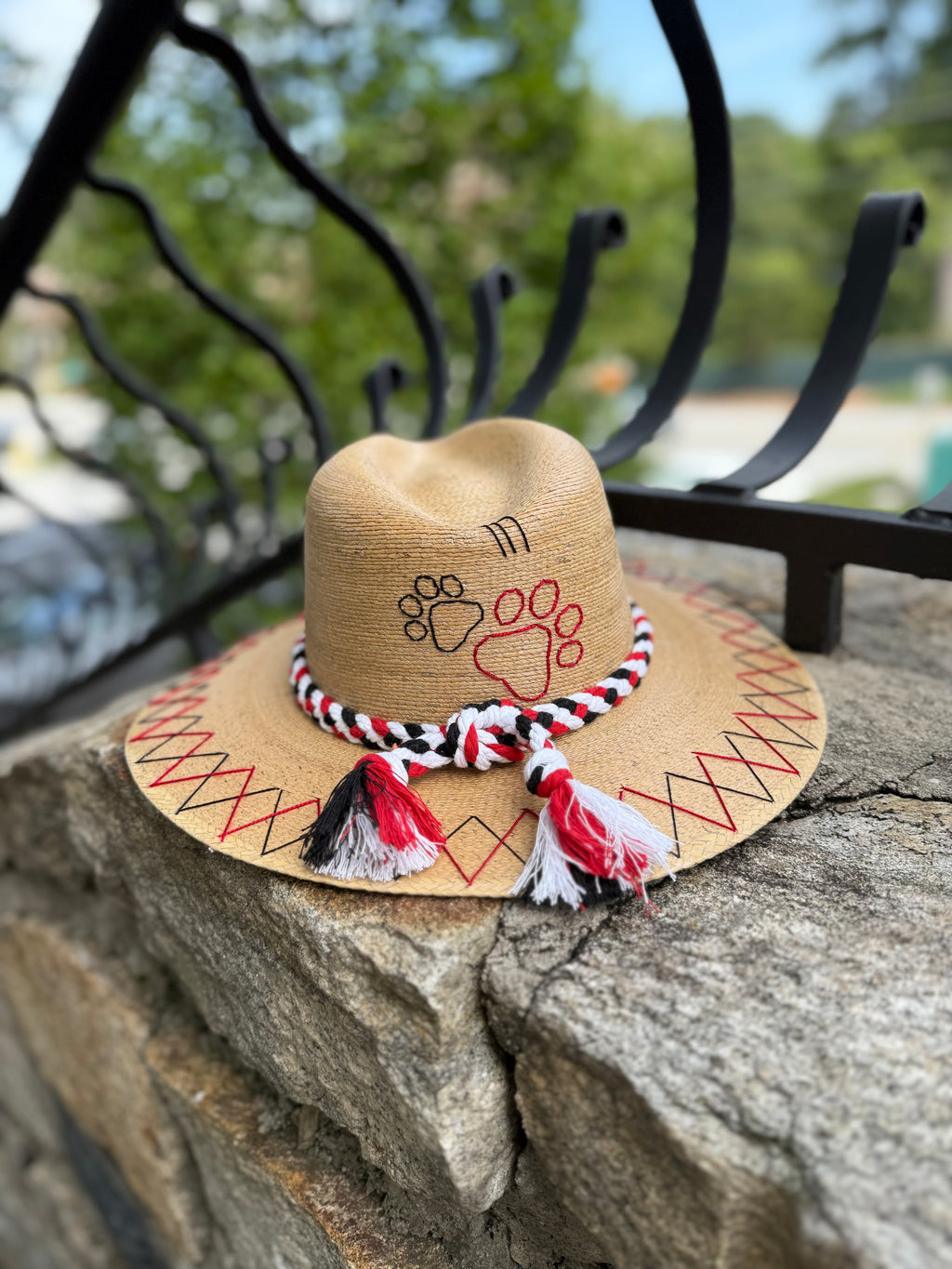 Tipsy Threads UGA Paw Hat in Red/Black/Natural Palm – Poppy's of Atlanta